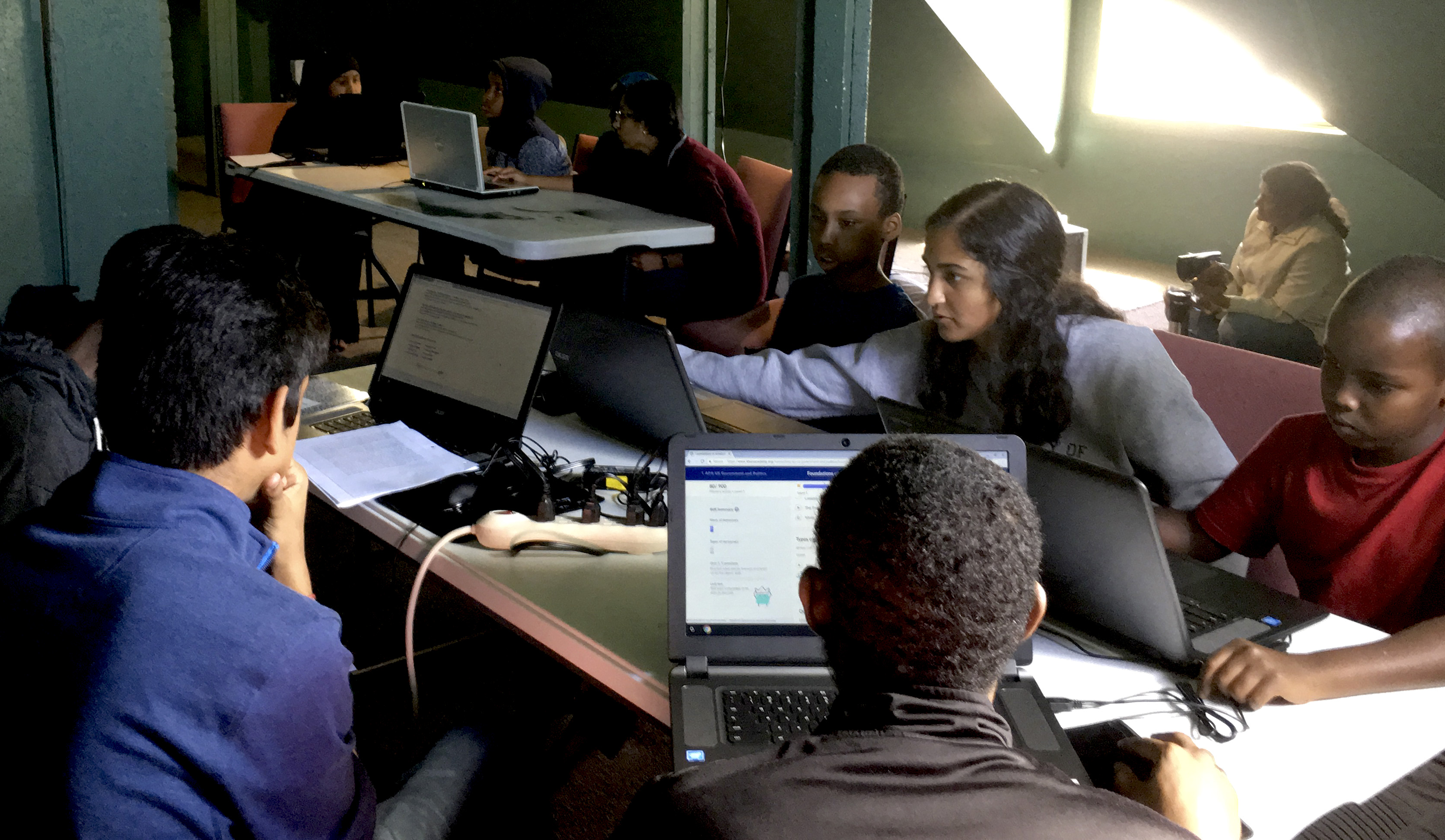 Tutoring Somali Refugees: Des Moines, IA | Sri Sathya Sai International ...